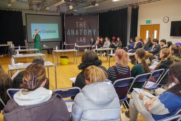 Students Experience Live Post-Mortem - Craven